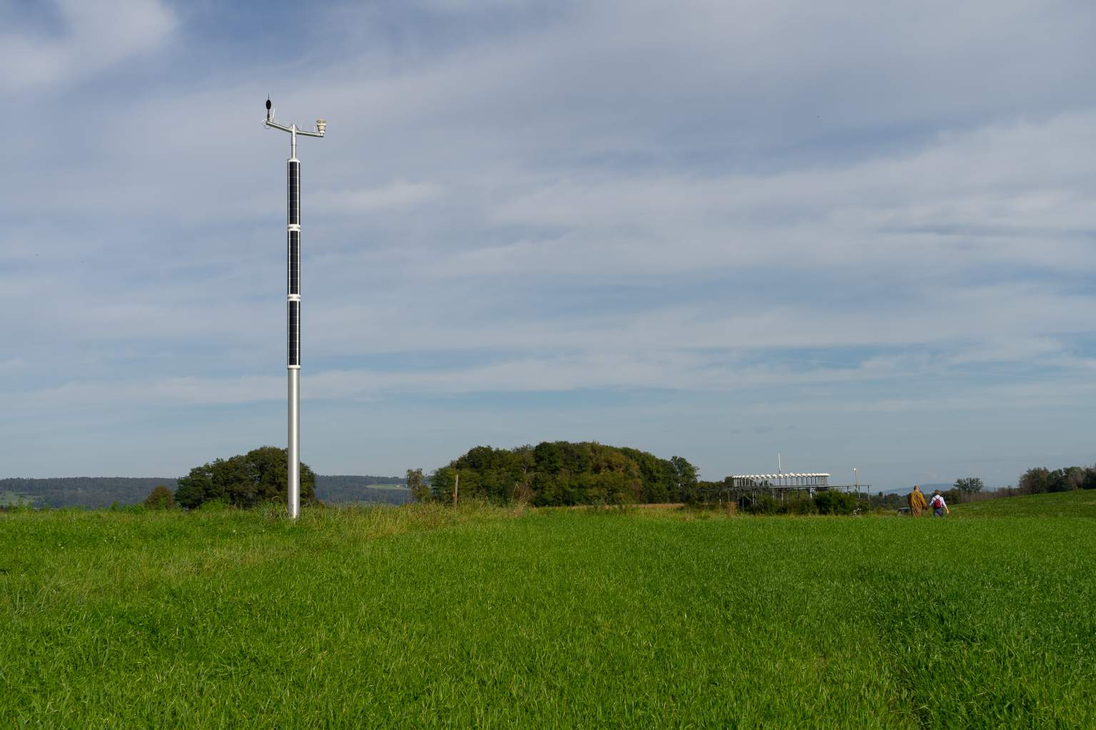 Solar smart pole monitoring air traffic in Switzerland | Soluxio